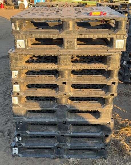 (BO) (10) Storage Plastic Black Pallets - Kraft Auction Service, LLC