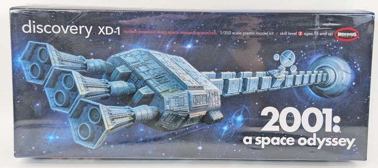 1/350 Scale Moebius Models 2001: A Space Odyssey Discovery XD-1 Model ...