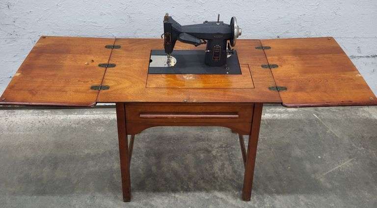 (K) Kenmore De Luxe Rotary Sewing Machine Sears, Roebuck & Co. Model ...