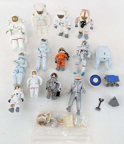 Large Lot Of Space Astronaut Action Figures / Display Models - Kraft ...