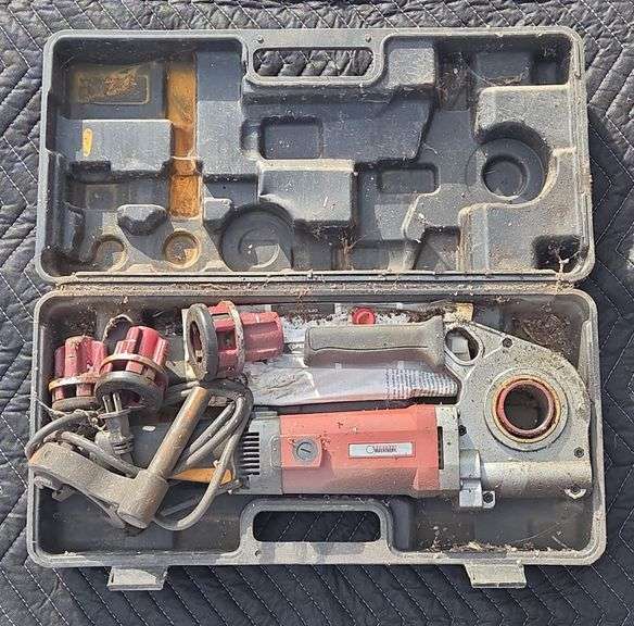 Central Machinery Electric Pipe Threader in Case - Kraft Auction ...