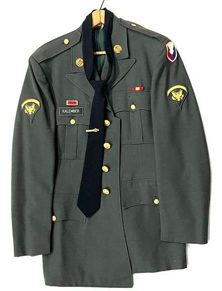 Vietnam Era United States Army Dress Uniform - Kraft Auction Service, LLC