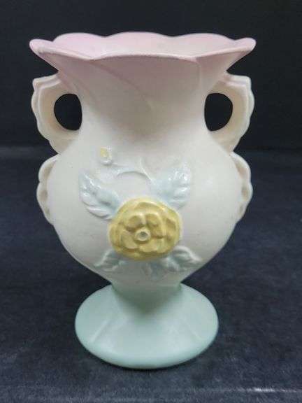 (A) Hull Art Pottery Vase In The Camellia Open Rose Pattern 122 - Kraft ...