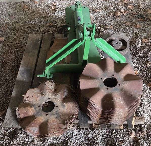 Servis Equipment Grader With No Blade and 8 Wave Coulter Discs - Kraft ...