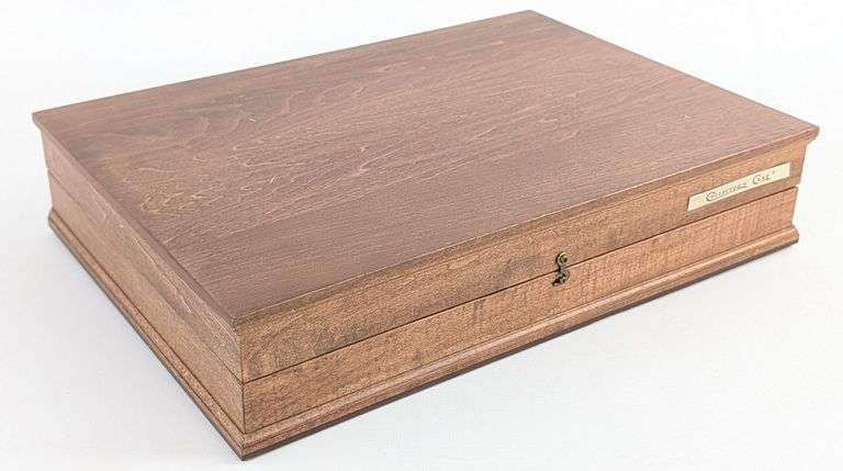 1977 Case XX Blue Scroll Display Case w/ Box - Kraft Auction Service, LLC