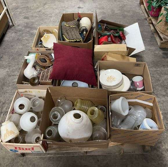 (D) Pallet Including Tree Stand , Glassware, Lamp Shades and more ...