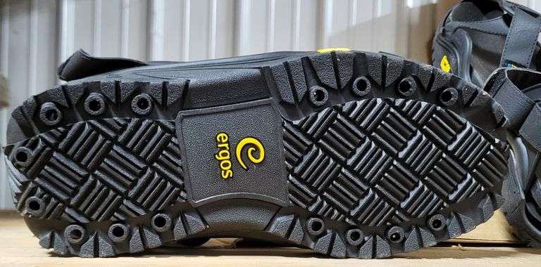 ERGOMATES Overshoe Black - Kraft Auction Service, LLC