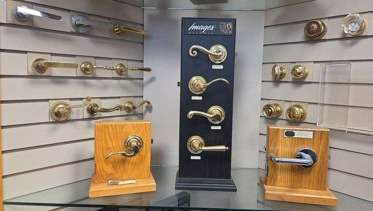 Baldwin Custom Design Handleset & Lock Displays - Kraft Auction Service ...