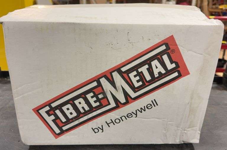 Honeywell Fibre-Metal 906GY Welding Mask - Kraft Auction Service, LLC