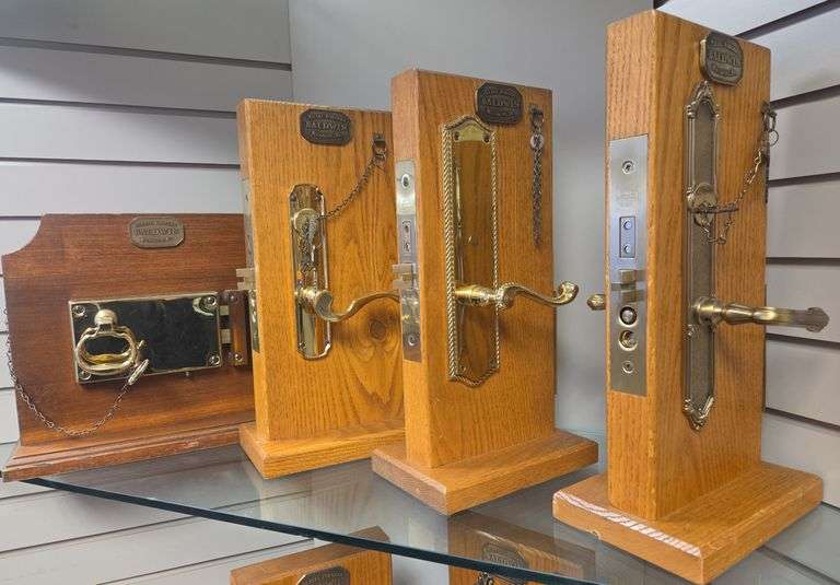Baldwin Custom Design Handleset & Lock Displays - Kraft Auction Service ...