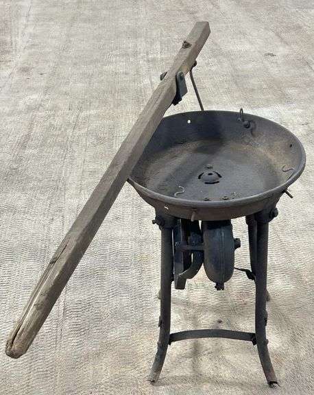(JJ) Cast Iron Portable Hand Crank Coal Forge - Kraft Auction Service, LLC