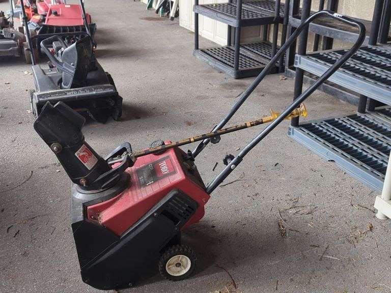 (F) Toro CCR Powerlite-E 3 HP Snowblower Model 84-5430. Not Tested ...