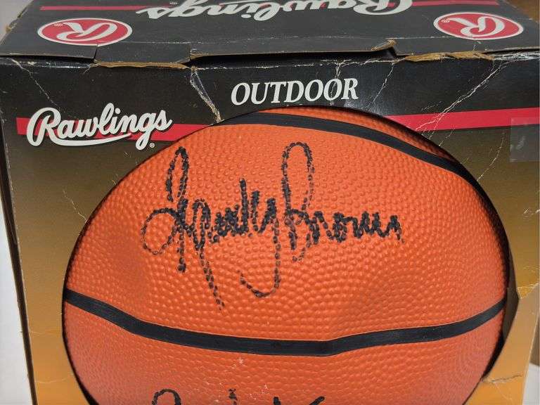Signed Rawlings Basketball In Box - Kraft Auction Service, LLC