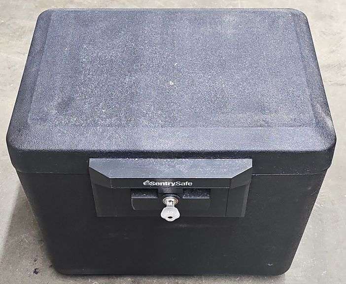 Sentry Safe 0.61 cu. ft. Fireproof Safe File Box, 15.5"×11"×13", With ...