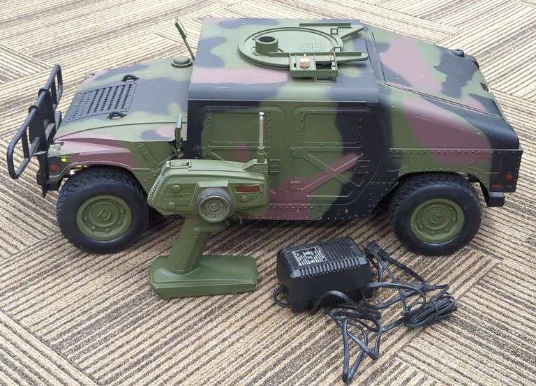 2004 1:6 21st Century Toys RC Ultimate Soldier HumVee With Remote ...