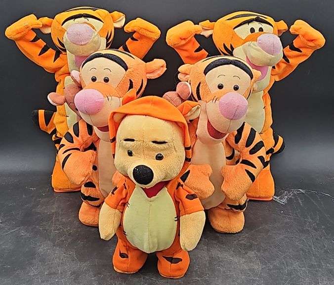 Tigger And Pooh Lot: Two Tumble Time Tigger, Two Bounce N Sing Tigger ...