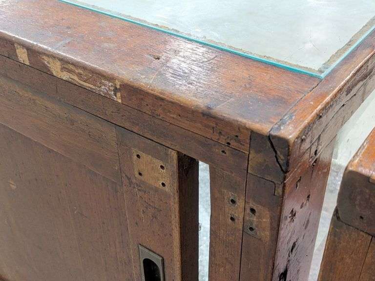 Antique 4 Section 27-1/2' Store Display Counters - Kraft Auction ...