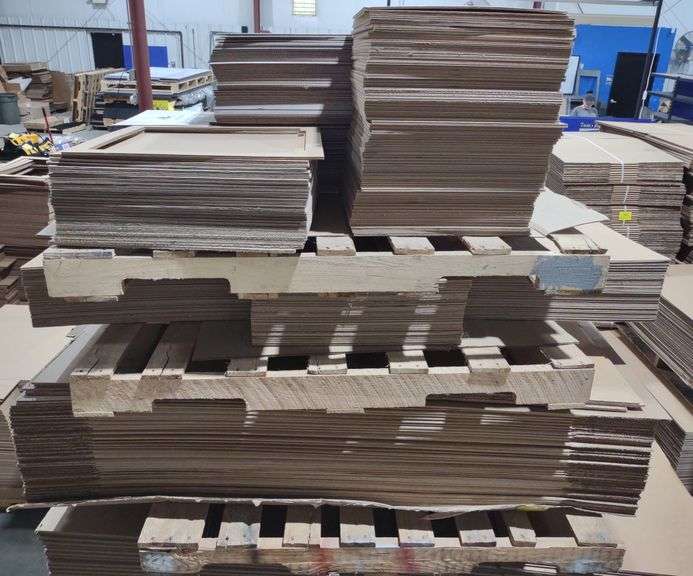 Various Sized Shipping Cardboard Boxes & Cardboard Shipping Padding ...