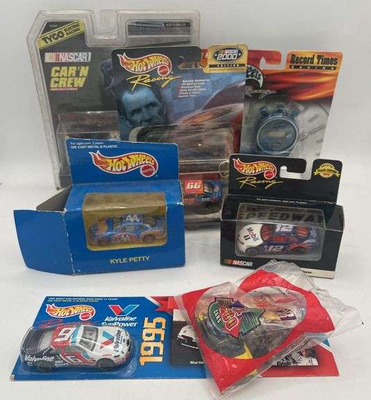 (AH) Assorted Hot Wheels Racing Cars - Kraft Auction Service, LLC