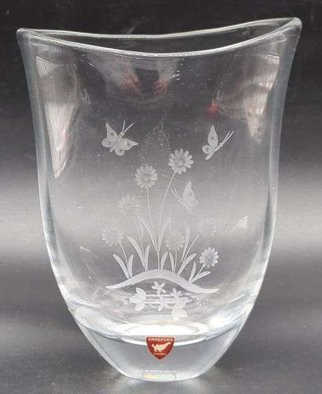 (P) Orrefors (Sweden) Curved Vase. Etched Flowers. 6.5 inch. - Kraft Auction Service, LLC