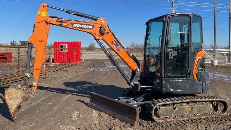 2021 Doosan DX35 Mini Excavator - Kraft Auction Service, LLC