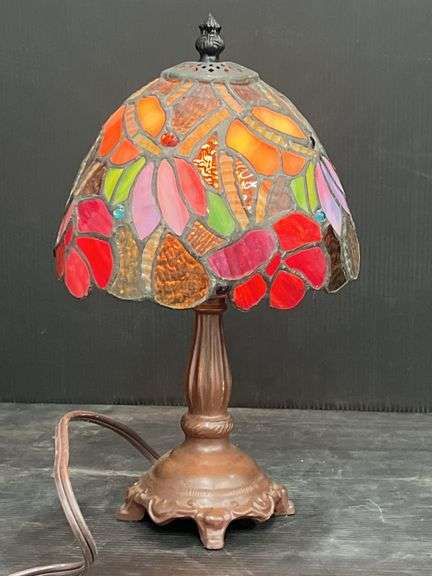 Thomas Pacconi Classics Tiffany Style Lamp. - Kraft Auction Service, LLC