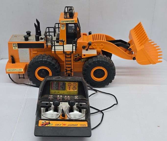 Battery Operated Remote Controlled The Cat 992 Power Loader Tractor ...
