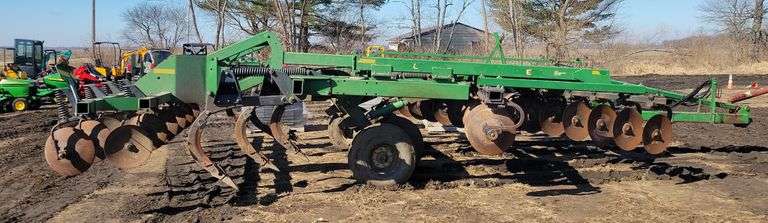 (Q) John Deere 2700 Mulch Disk Ripper - Kraft Auction Service, LLC