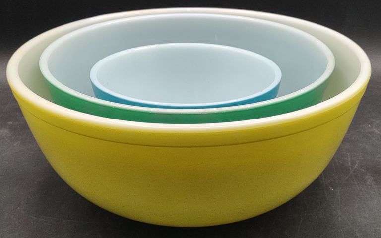 (O) Pyrex 3 Piece Mixing Bowls - Kraft Auction Service, LLC