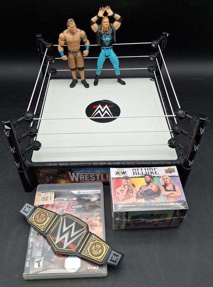 (X) WWE Wrestling Ring, Action Figures, AEW Upper Deck Collector's ...