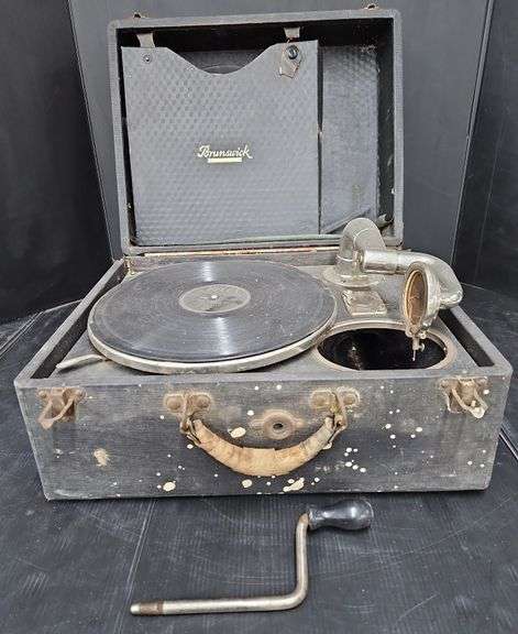 1923 Brunswick Portable Record Player. - Kraft Auction Service, LLC