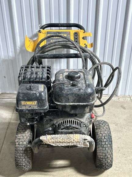 (DZ) DeWalt 4400 PSI 4.0 GPM Gas Pressure Washer - Kraft Auction ...