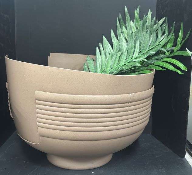 (R) Hidden Litter Flower Pot / Litter Box - Kraft Auction Service, LLC