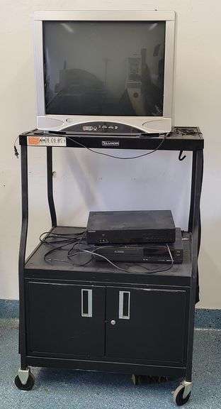 Luxor AV Cart , Samsung VCR/DVD Player, Montgomery Ward VCR, Duraland ...