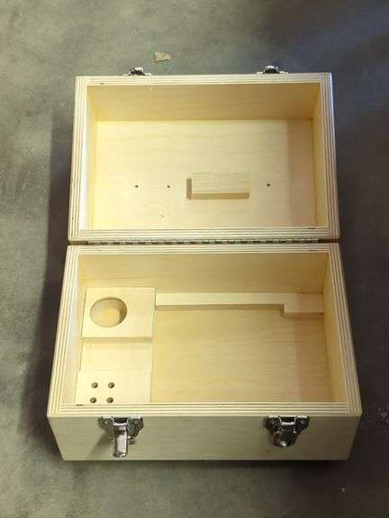 Suburban Tool Box 10"×7"×8" - Kraft Auction Service, LLC