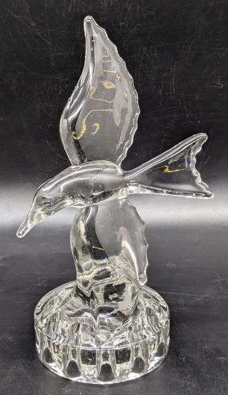 (H) Cambridge crystal seagull flower frog (10" tall, 4" diameter base ...