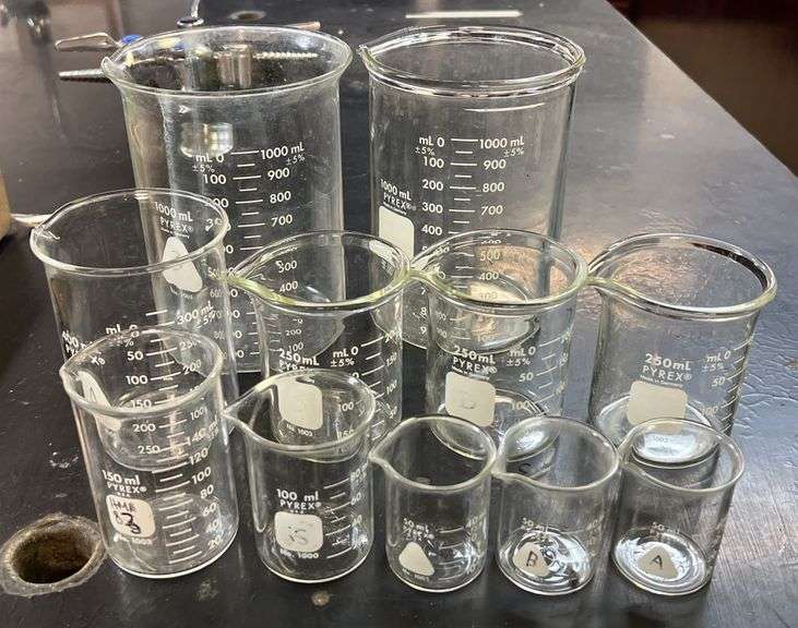 Pyrex Borosilicate Glass Beakers, Multiple Sizes. - Kraft Auction ...