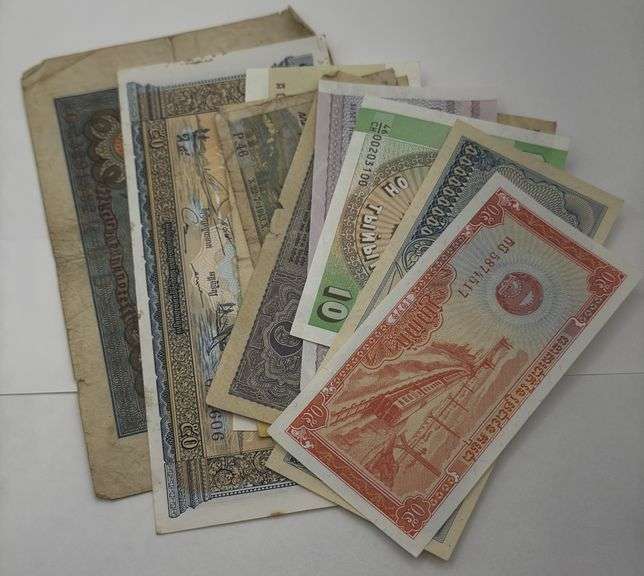 (KC) 10 Foreign Assorted Currency Bills - Kraft Auction Service, LLC