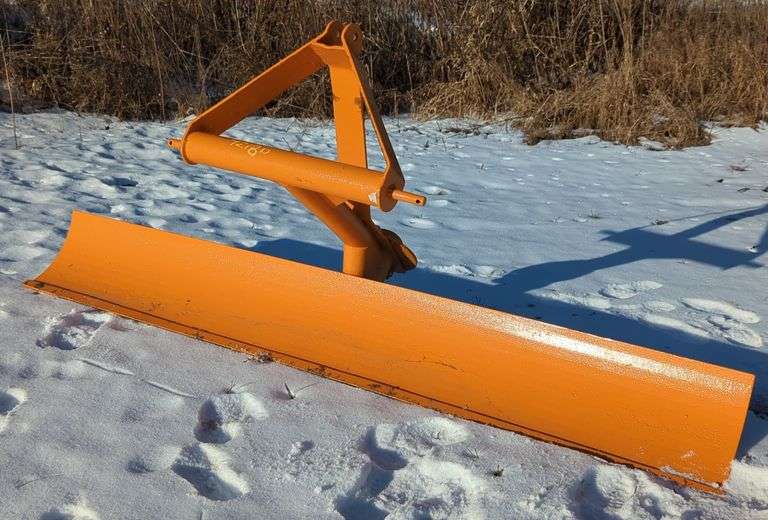(T) 8' Rear Mounted Straight Blade Plow (7' Long Blade) - Kraft Auction ...