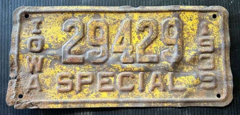 1939 Iowa Special Vehicle License Plate. - Kraft Auction Service, LLC