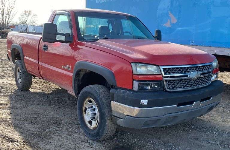 2005 Chevrolet Silverado C2500 HD - Kraft Auction Service, LLC