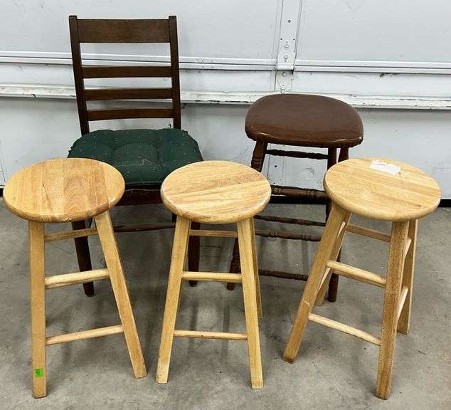 (J) Assorted Stools And Chair - Kraft Auction Service, LLC