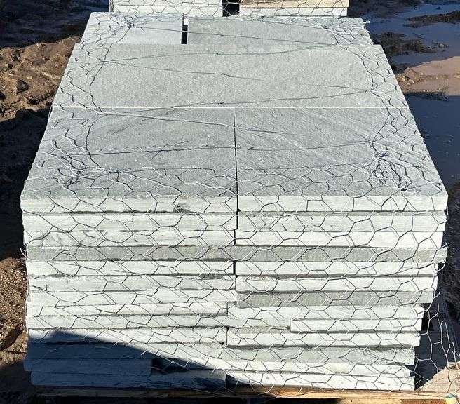 Pallet: 1.5" Bluestone Patio Kit - Kraft Auction Service, LLC