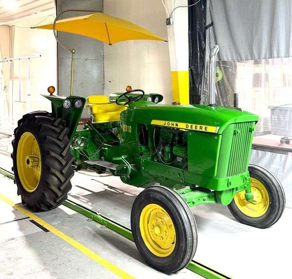 1962 John Deere 2010 Row Crop Utility Tractor - Kraft Auction Service, LLC
