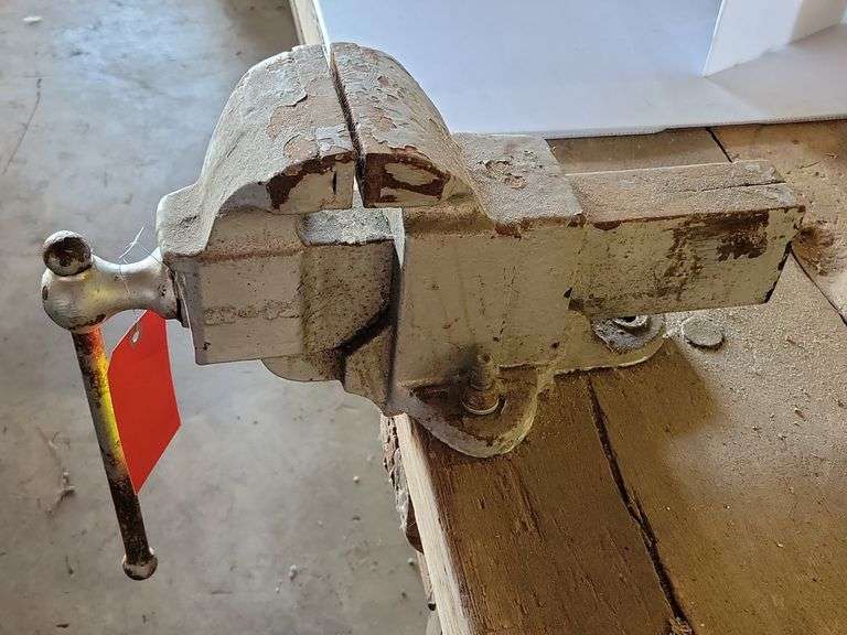 Stationary Prentiss Bull Dog Bench Vise - Kraft Auction Service, LLC