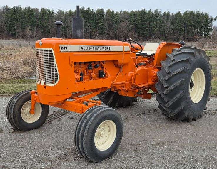 1962 Allis Chalmers D19 - Kraft Auction Service, LLC