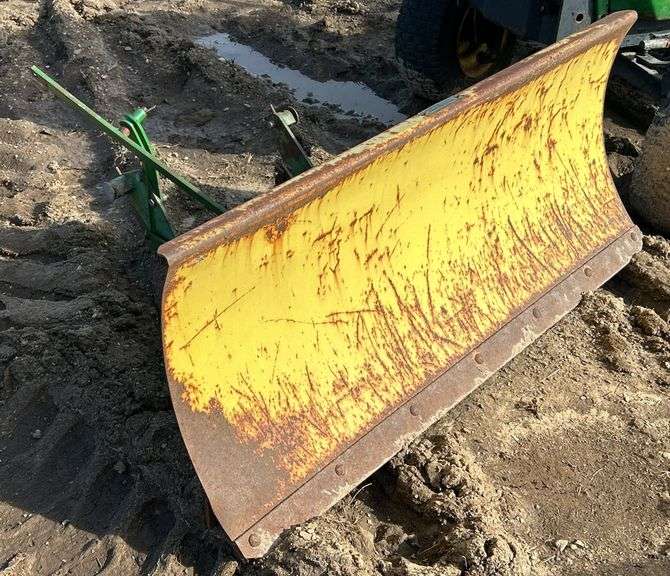 (AP) John Deere E0690 Plow - Kraft Auction Service, LLC