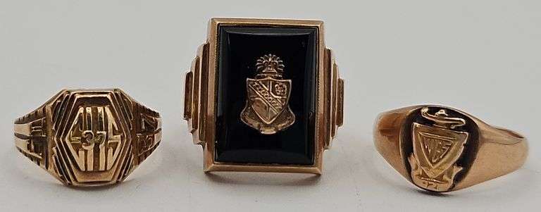 (AC) Gold Signet Class Rings - Kraft Auction Service, LLC