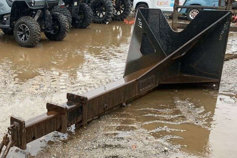 HOLT JRB Quick Coupler Wheel Loader Boom - Kraft Auction Service, LLC