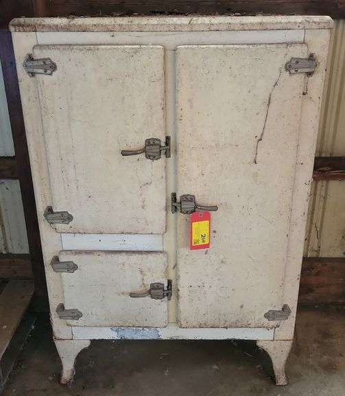 Vintage Galvanized Metal Refrigerator/Ice Box With Wooden Shelves ...